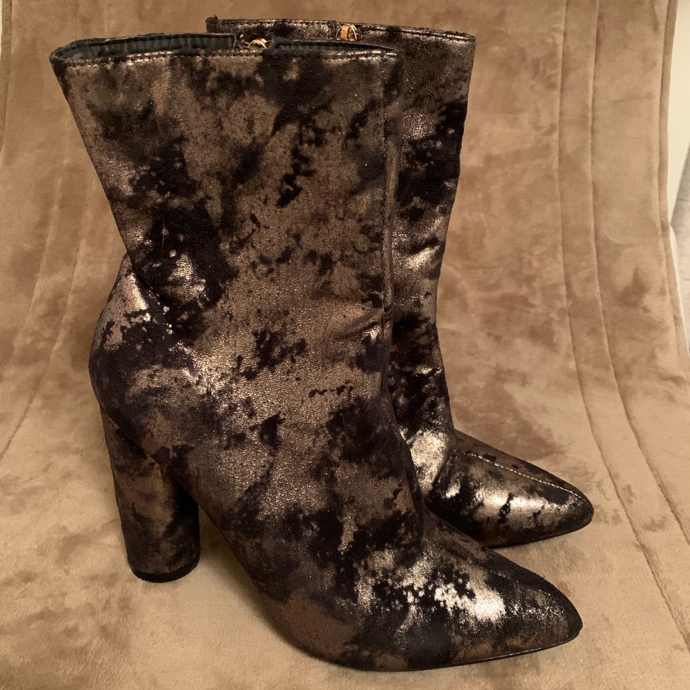 Cape Robbin Copper Metallic Booties - Gem